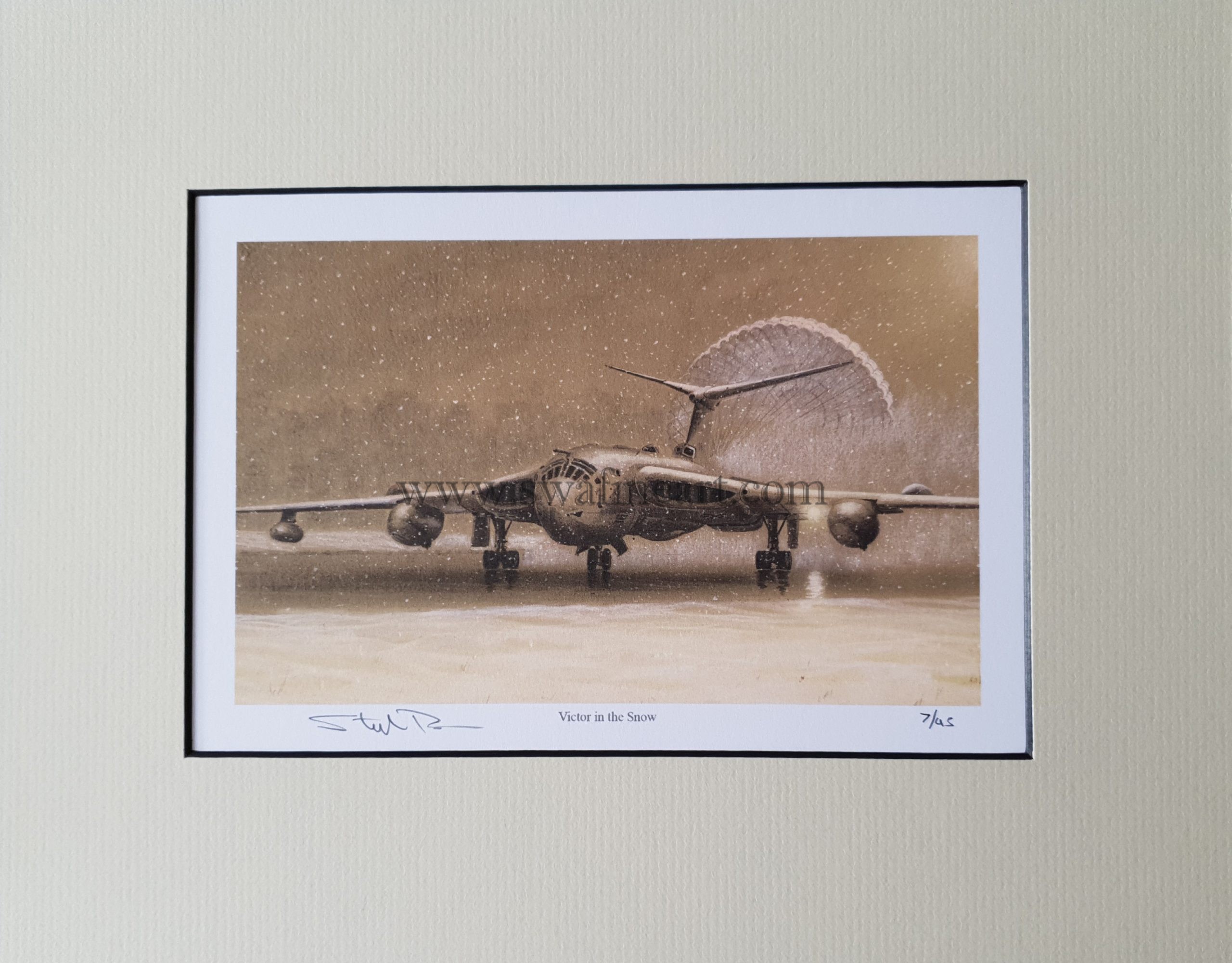 Victor in the snow mounted RAF Handley Page Victor K.2 tanker